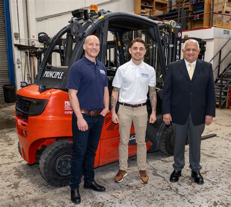 Principle Fork Lifts Signs Sponsorship Deal With Billy Allington Transport Monthly Magazine