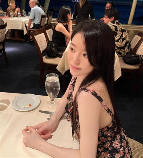 조재현 딸 조혜정 No 활동에도 호화 여행볼륨 몸매까지 눈길