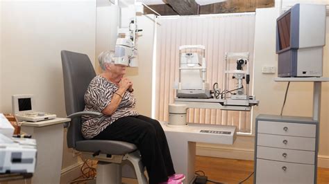 Eye Tests Moss And Leakey Opticians