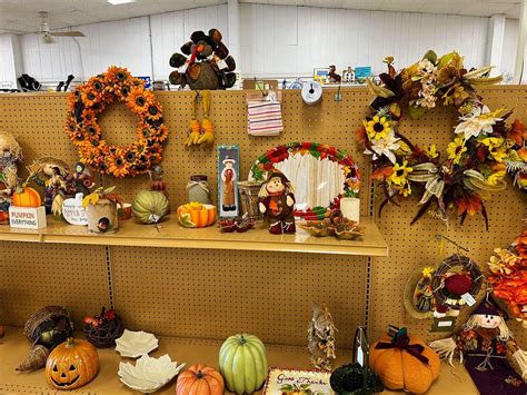 Stunning Fall Decorations This Autumnn At Svdp Ozaukee Co