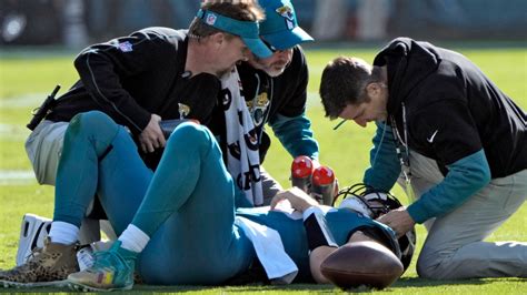 NFL Trevor Lawrence victime d un sévère coup à la tête RDS ca