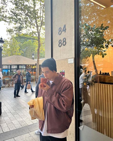 차은우 파리에서도 빛나는 완벽 미모일상이 화보 인스타