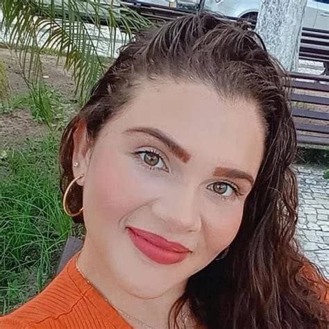 Isabelle Isabellesousa Threads Say More