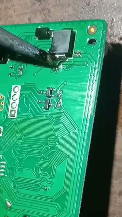 How To Smd Componets Soldering Shorts Youtube