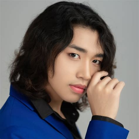 Thiha Aung Thihaaungofficial • Threads Say More