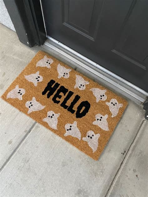 31 Easy Diy Halloween Door Mat Ideas Lady Decluttered