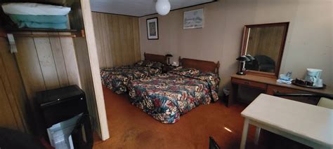 Two Double Beds Best Hotel Rooms Near Spences Bridge British Columbia