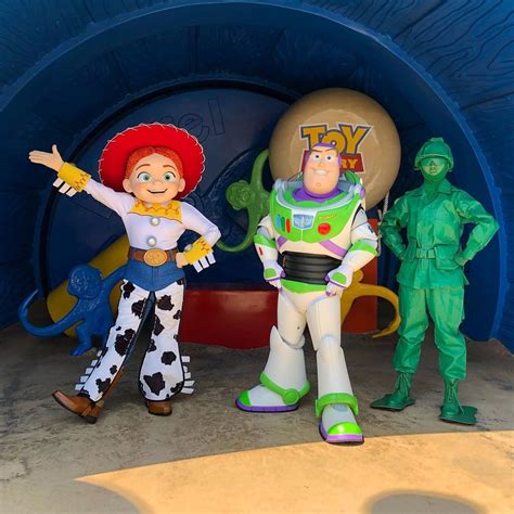 Toy Story Buzz And Jessie