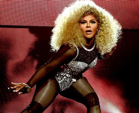 Lil Kim Sexy Outfits Through The Years Daily Star