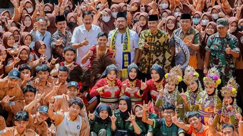 Bupati Gresik Dan Bnnk Tegaskan Hanya 2 Kata Untuk Milenial Yang Ingin