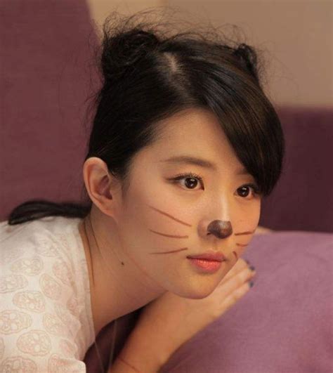 黄圣依和刘亦菲太像了，5张图只有一张是黄圣依，你看出来了吗？