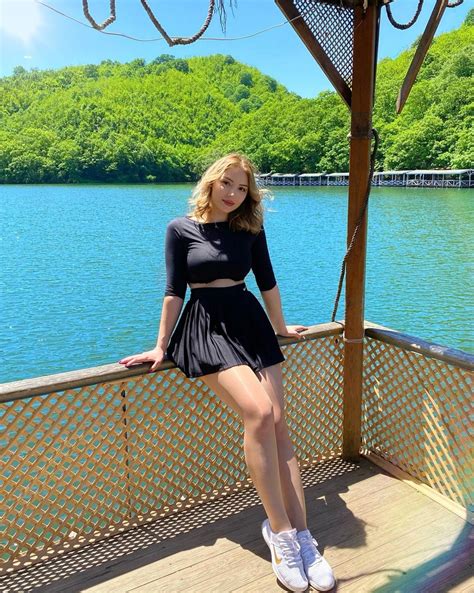 Simge Deniz Sensual Pantyhose