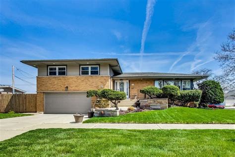 9159 S Euclid Avenue Chicago Il 60617 Mls 11764754 Properties