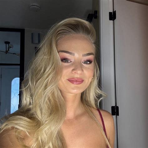 Iris De Waard Vibesbyiris Snapchat Stories Spotlight And Lenses