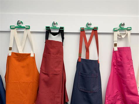 Apron Hanger — Cheftog