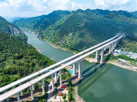 图集今日通车！渝武高速复线北碚至合川段建设纪实 重庆日报