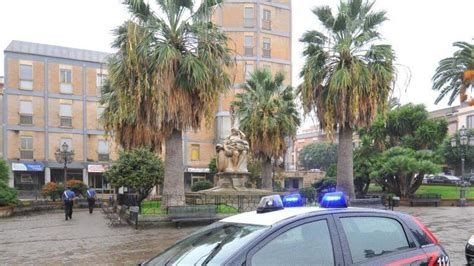 Litiga E Spinge La Compagna Dalle Scale Arrestato A Iglesias Notizie