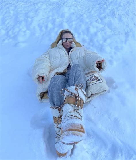 დახვეწილი სადა და ელეგანტური ანუკი არეშიძის ზამთრის სტილის ინსპირაცია და ახალი ფოტოები Marao