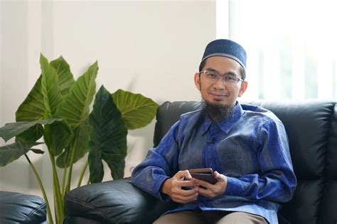 Ustadz Adi Hidayat Menyemai Dakwah Mencerahkan Di Jagat Virtual