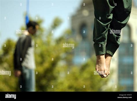 Hossein Kavousifar Hanged Banque De Photographies Et Dimages à Haute Résolution Alamy