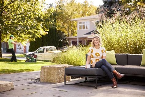 Sarah Keenleyside Brand Ambassador For Hometurf Lawn Care Hometurf