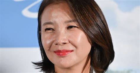 사진 미소 짓는 정재은