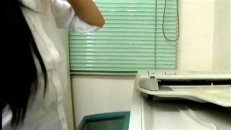 コピー機の下にこっそりカメラを仕込んどいたら意外とノーパンが多いことがわかりました！ 4｜エロ動画・アダルトビデオ｜fanza動画