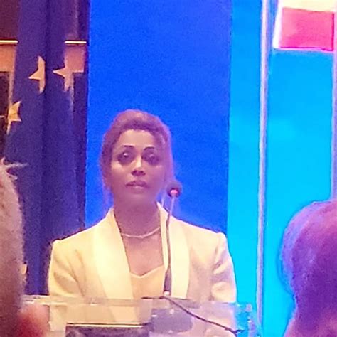 Sunita Sunita Lukkhoo • Threads Say More