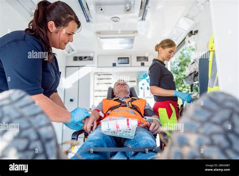 Warum Fährt Der Notarzt Hinter Dem Krankenwagen