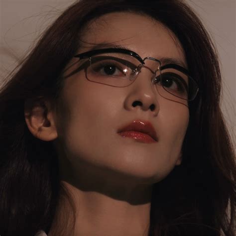 Vogue 国际权威时尚媒体《vogue服饰与美容》杂志官网