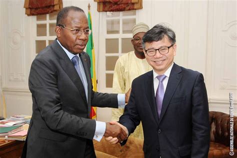 Adrien Houngbédji Reçoit En Audience Peng Jingtao Et Igor Evdokimov