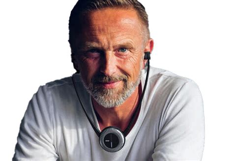 What Is A Tv Listener How Does It Work And Do You Need Onesarabec Hearing Products Sarabec