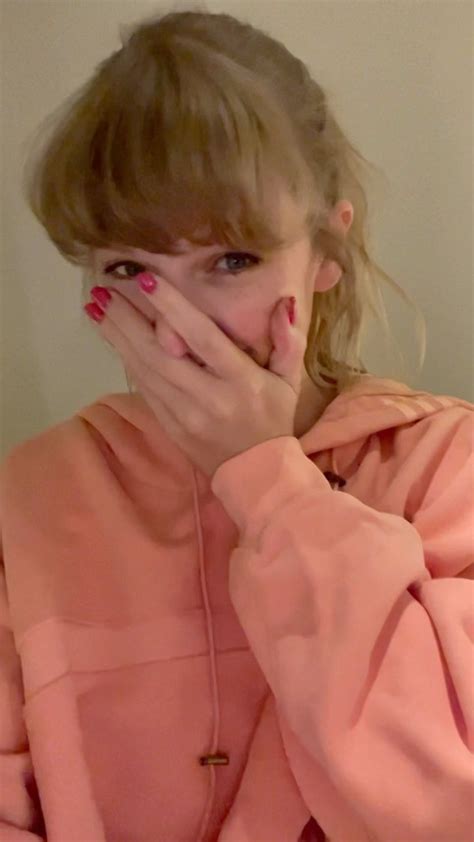 Pink 13 On Hand Taylor Swift Taylor Instagram Taylor Cute Pics