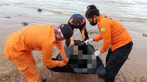 Ditemukan Meninggal Riko Setiawan Terdampar Di Pesisir Pantai Anasai