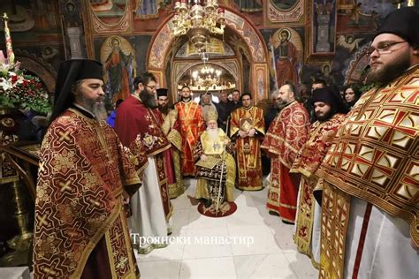 Епископ Сионий възведе йеромонах Стефан в архимандритско достойнство Троян експрес