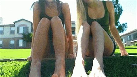 Goddess Toes In The Grass Queen Leah Financial Domination Clips4sale