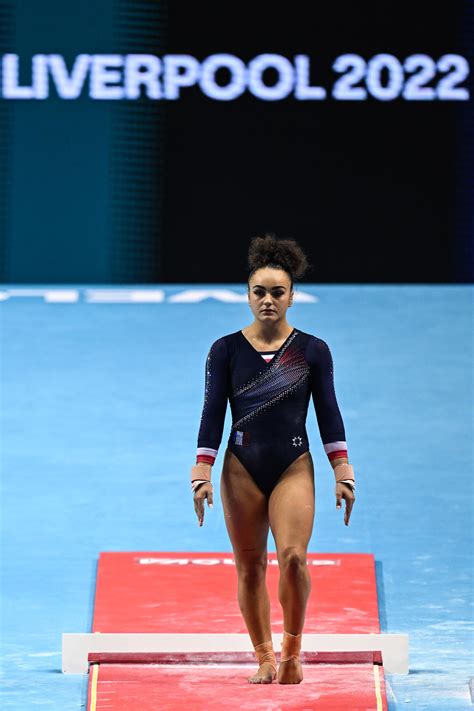 Euro De Gymnastique Coline Devillard Portée Par Son élan