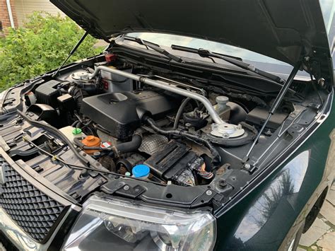 Амортизаторы капота для Suzuki Grand Vitara. — Suzuki Grand Vitara (2G ...