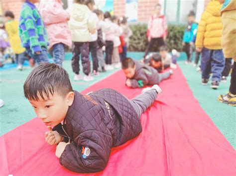 嵩湖小区世纪星幼儿园 快乐运动促成长 活力早操展童心幼教天地dfedu