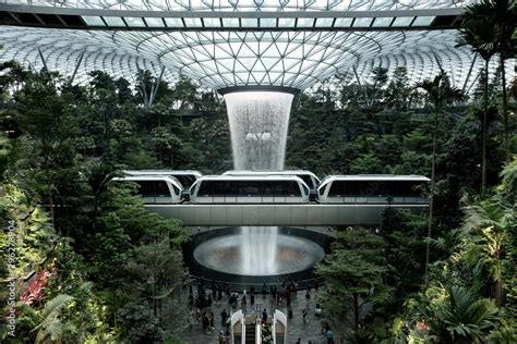 The Hsbc Rain Vortex The Worlds Largest Indoor Waterfall At 40m Tall