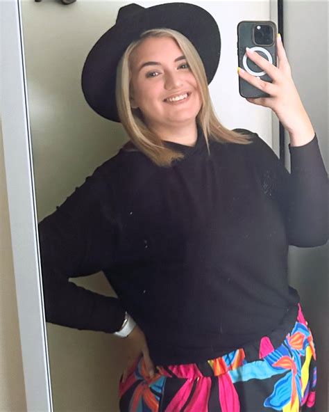 Gezelle Venter Gezellie • Threads Say More