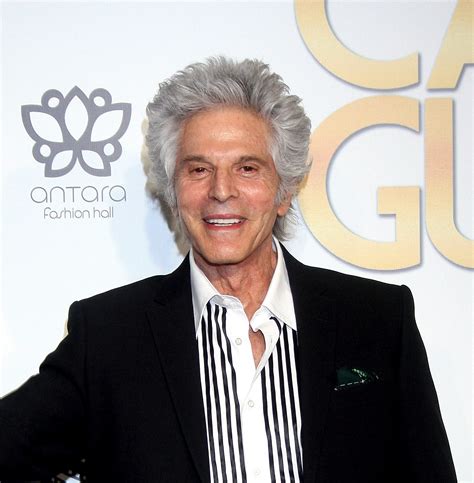 El Actor Jorge Rivero Impacta A Sus 88 Años Entrenando En El Gimnasio