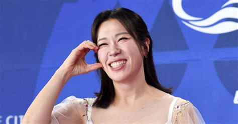 염혜란 해맑은 미소 Ten포토