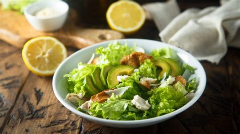 Deliciosa Ensalada De Pollo Y Aguacate