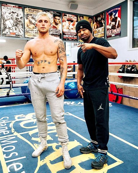 Download Shane Mosley Posing Wallpaper