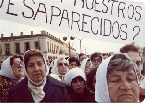 Mães E Avós Da Praça De Maio Força Feminina Na Ditadura Argentina