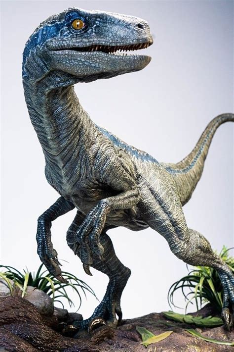 Pin By Chilanos On Dinosaurios Dinosaurs Blue Jurassic World Jurassic