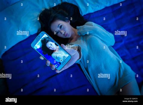 Un Jeune Chinois Ethniques Attrayant Slim Femme Fille Asiatique Sexy En Prenant Des