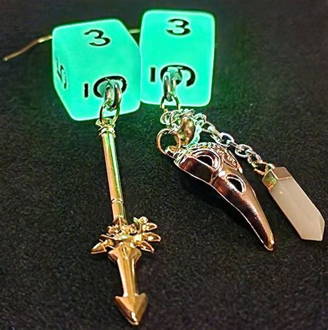 Dnd Earring Dungeons And Dragons Earrings D6 Dice Kenku Cleric Race Etsy