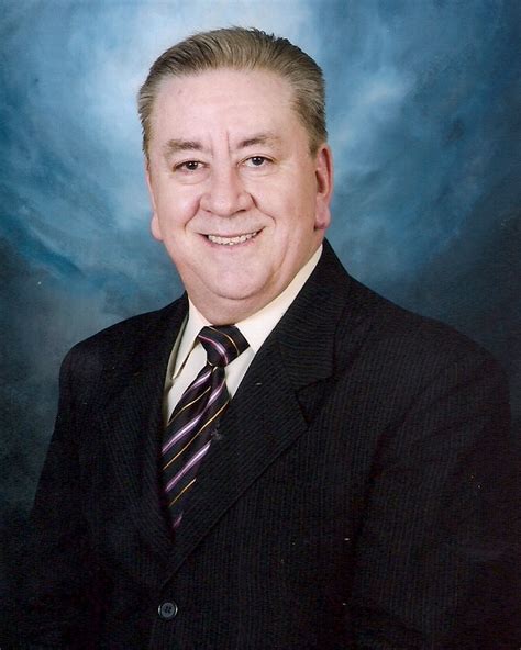 Sr Eric Solís Cessa Odontólogo Y Dentista En Orizaba ¡pide Cita